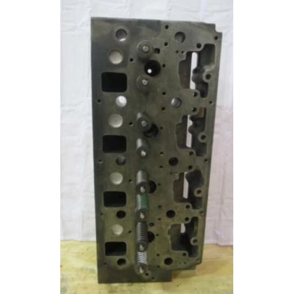 Quality Telescopic Material Handler 3114T Diesel Engine Cylinder Head 7e4213 for sale