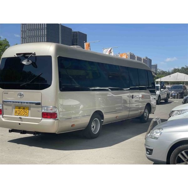 Quality Commercial 171kw 130km/H 20 Passenger Minibus Toyota for sale