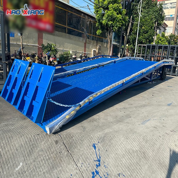 Quality 20 Ton Capacity Mobile Loading Ramp Portable Loading Docks With Anti Slip for sale