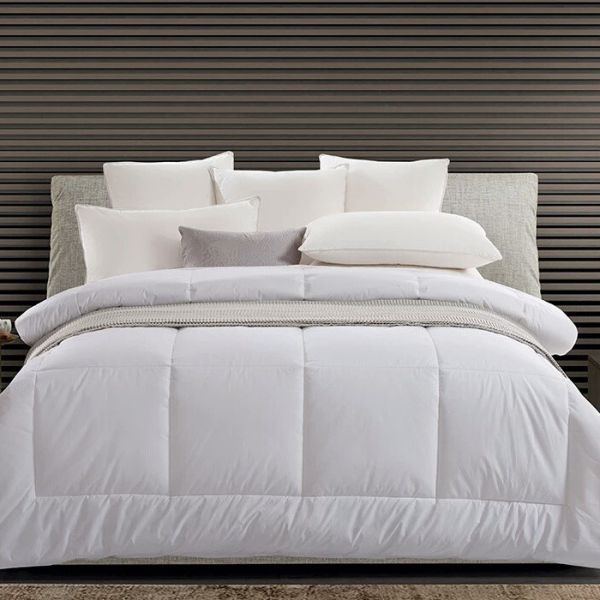 Quality 10% Duck Down Luxury Hotel Quilts Customized With Durable Construction for sale