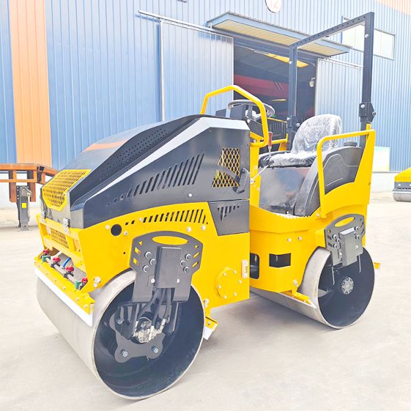 Quality Factory Supply Ride on 3000kg Vibratory Compactor Mini Road Roller Asphalt for sale