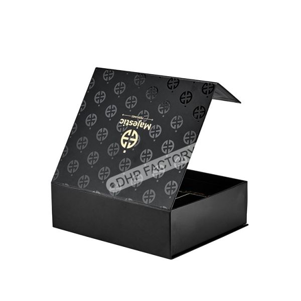 Quality Luxury Magnetic Closure Rigid Boxes With Spot Uv Finish Logo Fashionable for sale