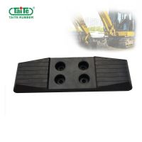 Quality Komatsu Excavator Rubber Pads 450mm Width Less Damage To The Ground Surface for sale