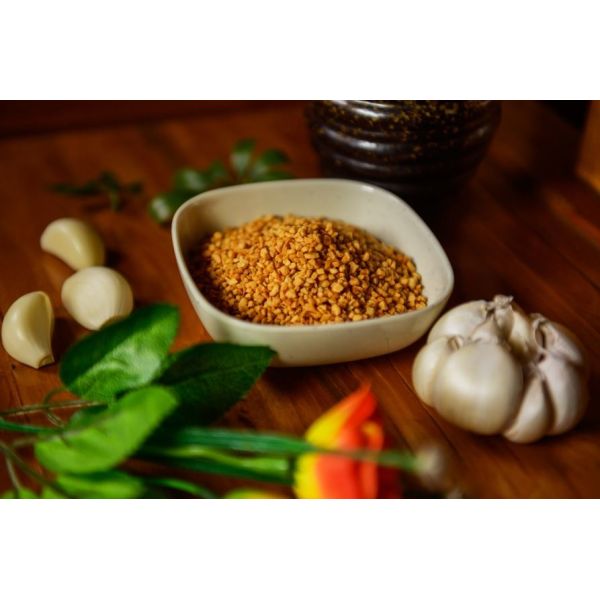 Quality Yellowish Light Spicy 4*4mm Crispy Fried Garlic for sale