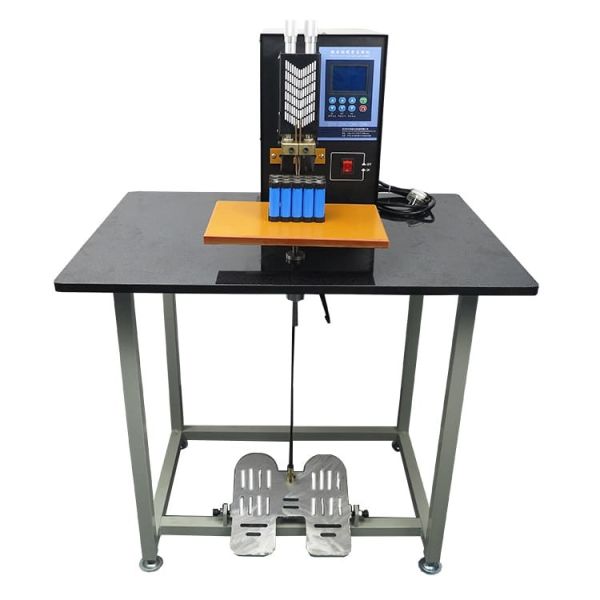 Quality Battery Tab Li Ion Spot Welder Pneumatic Moving Microcomputer Control for sale