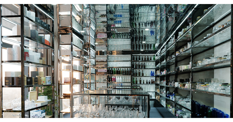 Factory Price 500ml 1L Square Kitchen Glass Jars Packing Jars Flip Lid Glass Jars