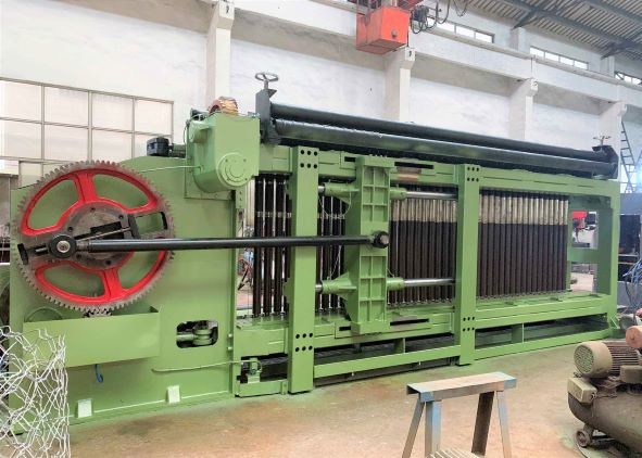 Quality 5000mm 100*120mm Hexagonal Mesh Machine Galvanized Gabion Sea Defence Basket for sale