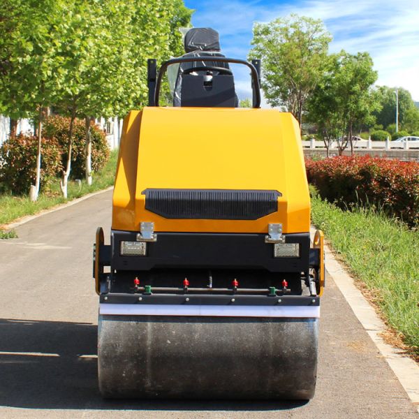 Quality 4 Ton Vibratory Double Drum Ride on Mini Road Roller Hydraulic Asphalt Roller for sale