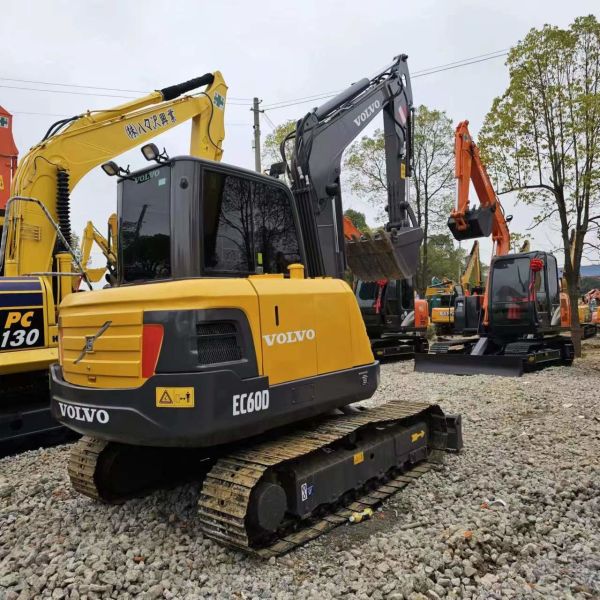 Quality Used Mini Hydraulic Backhoe Excavator Ec60d 6 Ton Crawler Digger for sale