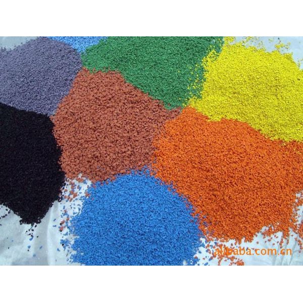 Quality Anti Slip SBR Rubber Crumb 1mm - 3mm 2mm - 4mm Artificial Turf Black Pellets for sale