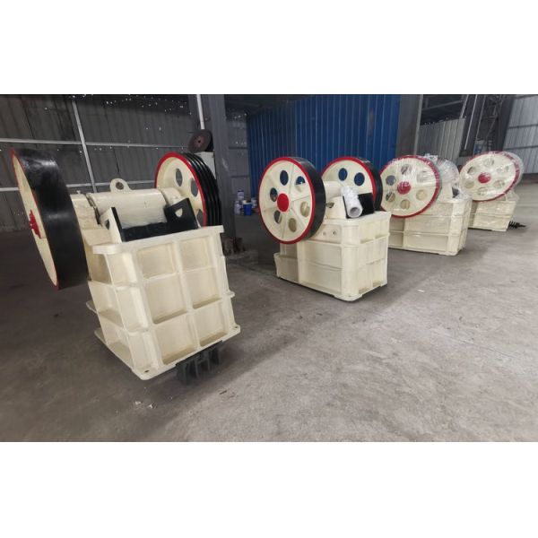 Quality Organic Granite Jaw Crusher Ideal for Crushing Different Materials for sale