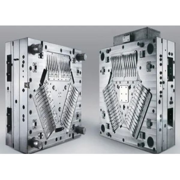 Quality Customized Plastic Injection Mold Base Alloy Steel Material LKM Standard for sale