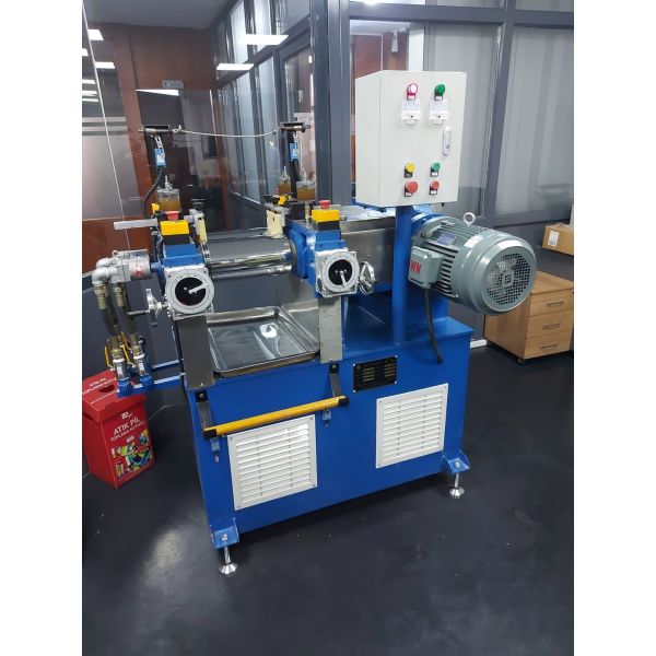 Quality Hydraulic Rubber Open Two Roller Mixing Mill for sale