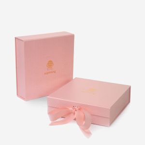 Quality Pink Magnetic C1S C2S Foldable Packaging Box With Ribbon Closure for sale