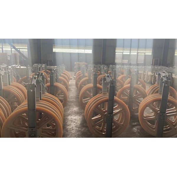 Quality Transmission Line Conductor Stringing Blocks 30 60 100KN With MC Nylon Wheels for sale