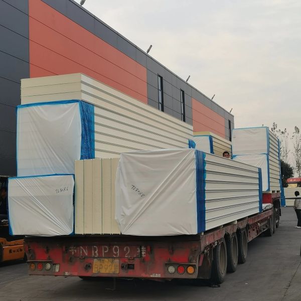 Quality Warehouse Wall Insulation with EPS XPS PIR Core Material Modern Design PU Sandwich Panels for sale