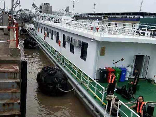 Quality Yokohama Pneumatic Wharf Marine Boat Fenders 1700mm*3000mm for sale
