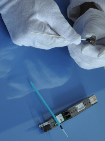 Quality Compact And Disposable Fiber Optic Cleaning Sticks High Cleaning Performance for sale