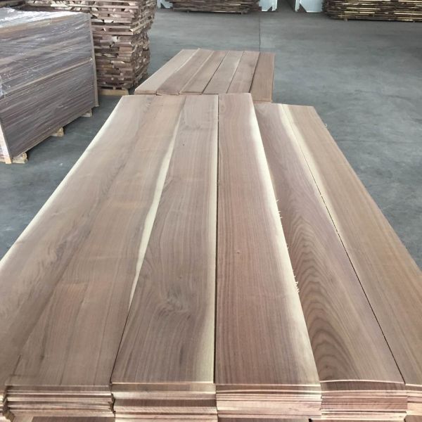 Quality American Walnut Flooring Engineered Wood Veneer 300-2200MM Length for sale