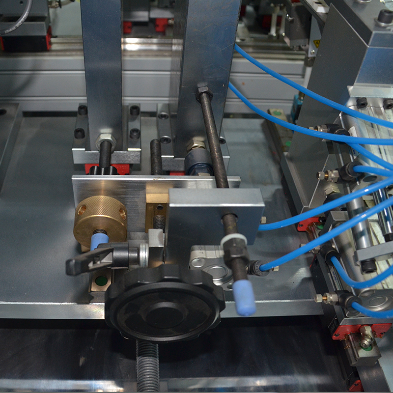 Quality Semi-Automatic Elastic Band Inserting Machine for Notebooks with 310x450MM Max for sale