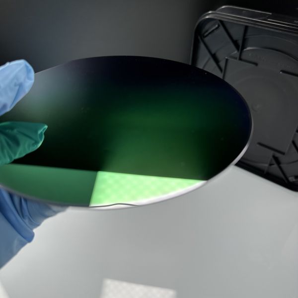 Quality Large Thickness SiO2 Thermal Oxide On Silicon Wafers For Optical Communication for sale