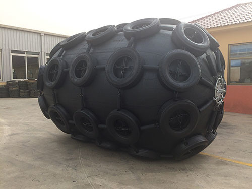 Quality D3000 X L5000 Marine Pneumatic Rubber Fenders Winding Scratch Resistance for sale