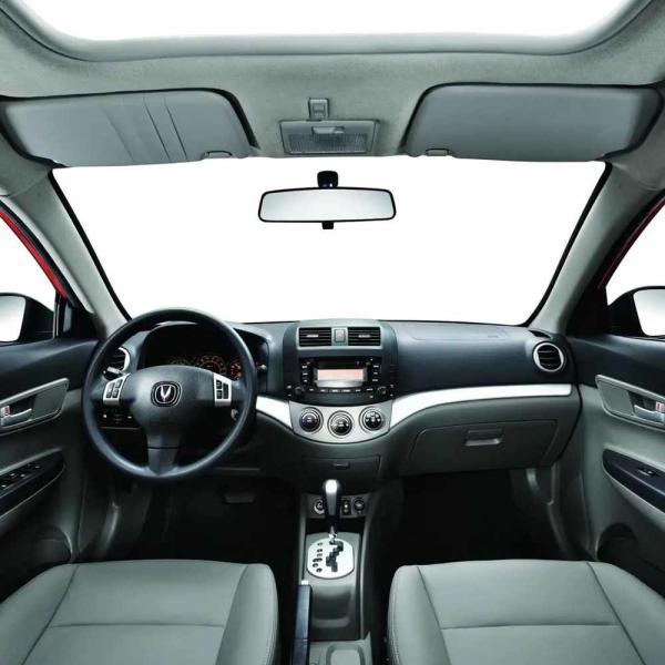 Quality Almost New Second Hand Used Cars Petrol Changan YueXiang Sedan for sale