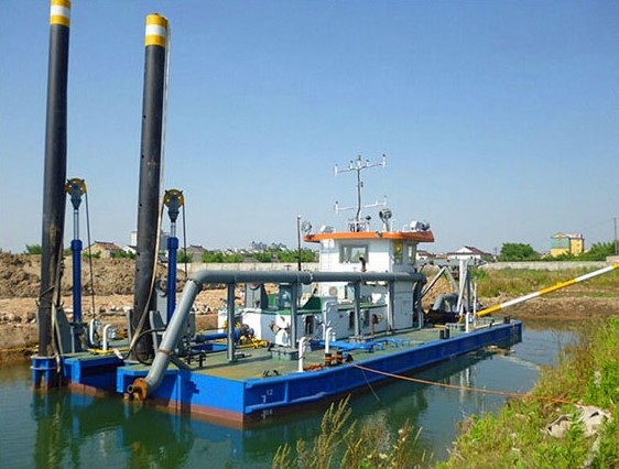 Quality CCS 7.5m Steel Mud Dredger with 1500m Discharge Distance Draft 1 Meter for sale