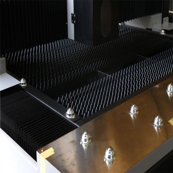 Quality 3015 Cnc Fiber Laser Cutting Machine With Single Platform For Metal for sale