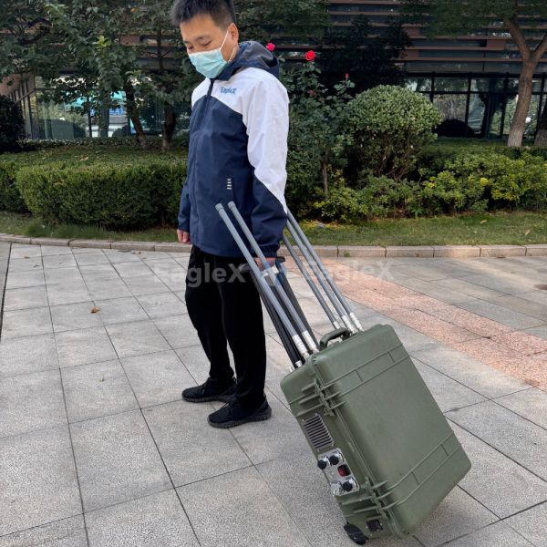 Quality Portable Movable Drone Jammer With Detector 3km Detection And 2km Jamming System for sale