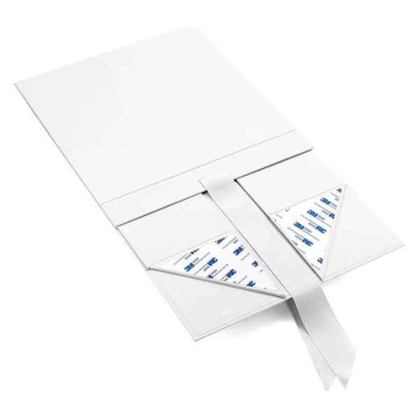 Quality CMYK Debossing Rigid Paper Gift Box , BSCI Magnetic Cardboard Gift Box for sale