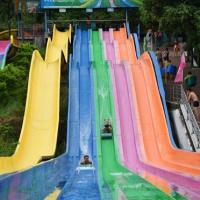 Quality 5-10 Meters Thrilling Custom Fiberglass Water Park Slide With 8-10mm Flange for sale