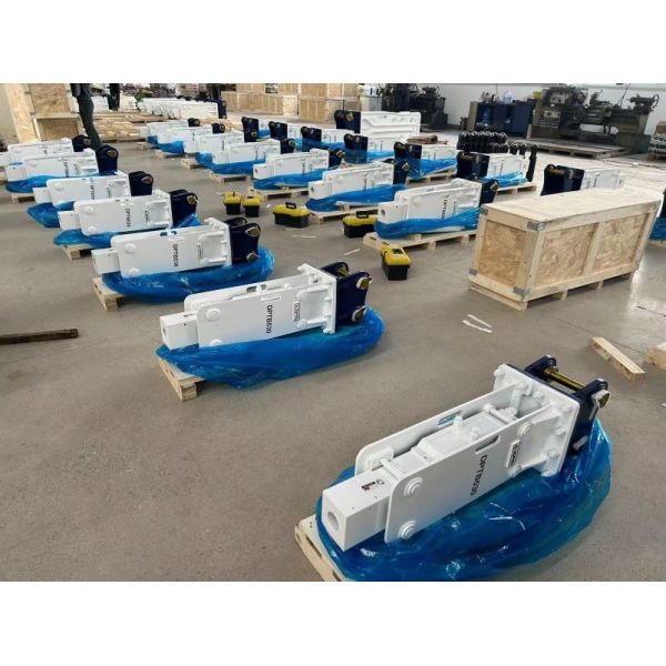 Quality DOOSAN LIUGONG XCMG SANY Top Type Box Type Side Type Excavator Rock Breaker In Soosan SB40 SB43 SB50 for sale