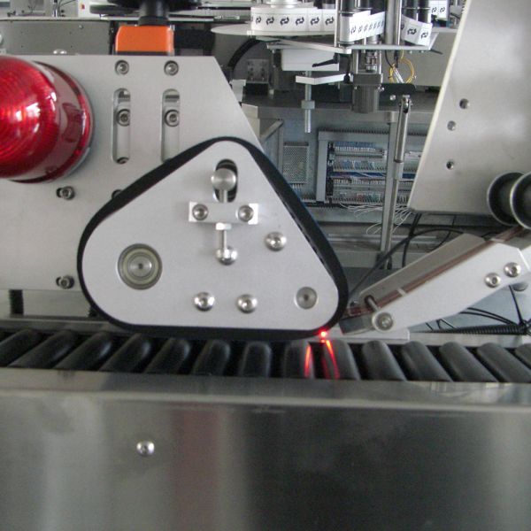 Quality High Speed Horizontal Hologram Sticker Labeler Automatic Plastic Tube Vial for sale