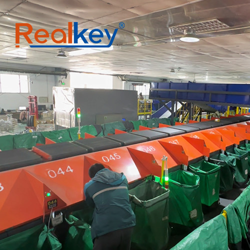 Quality Customizable Vertical Cross Belt Sorter System High Accuracy 8000 Pieces Per Hour for sale
