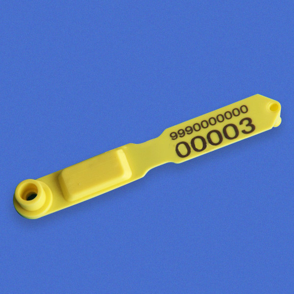 Quality Wrapped Around Weight 6G Rfid Ear Tags For Sheep / Goat Tracking And Management for sale