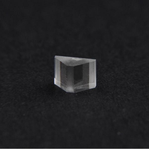 Quality Triangle Prism Optical CVD Diamond 6-Side Polished High Transparency Loose Mono for sale