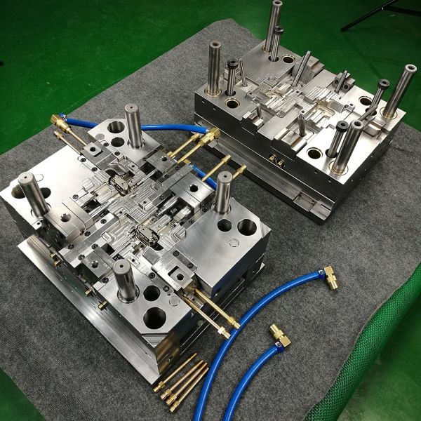 Quality SPI-A1 Multi Cavity Submarine Gate Injection Molding for sale