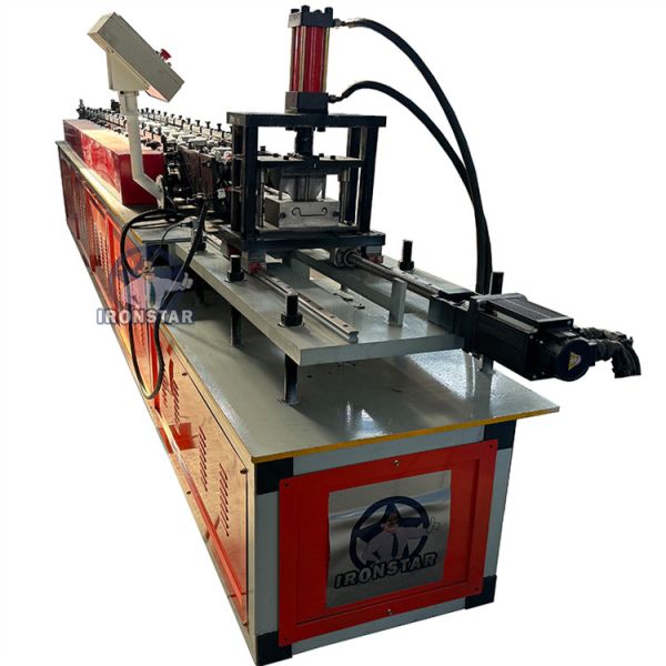 Quality 100mm sandwich rolling shutter door roll forming machine in Saudi Arabia olling for sale