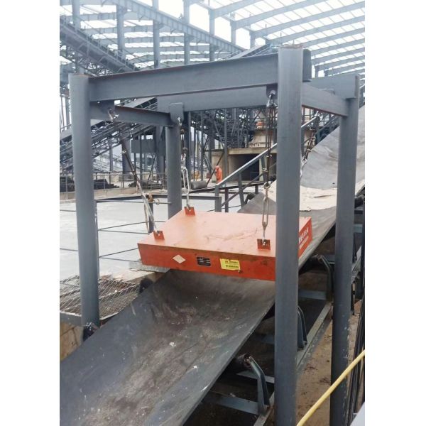 Quality Effortless Suspended Permanent Magnetic Iron Remover / Magnetic Separator Machine 400mm for sale