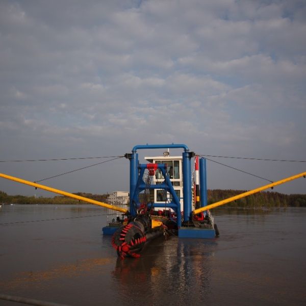 Quality 14 Meter Maximum Dredging Depth WN450 Csd Dredger With 50kw Generator Set for sale