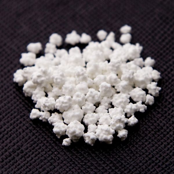 Quality White Crystalline Solid Calcium Chloride Desiccant Soluble in Water and Non-flammable for Industrial Use for sale