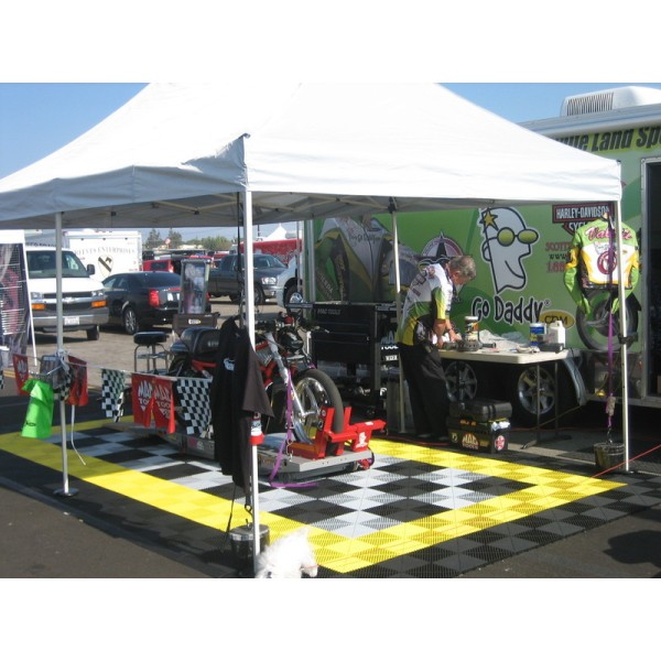 Quality Interlocking Workshop Floor Mats Polypropylene Garage Flooring 2500 Lbs for sale
