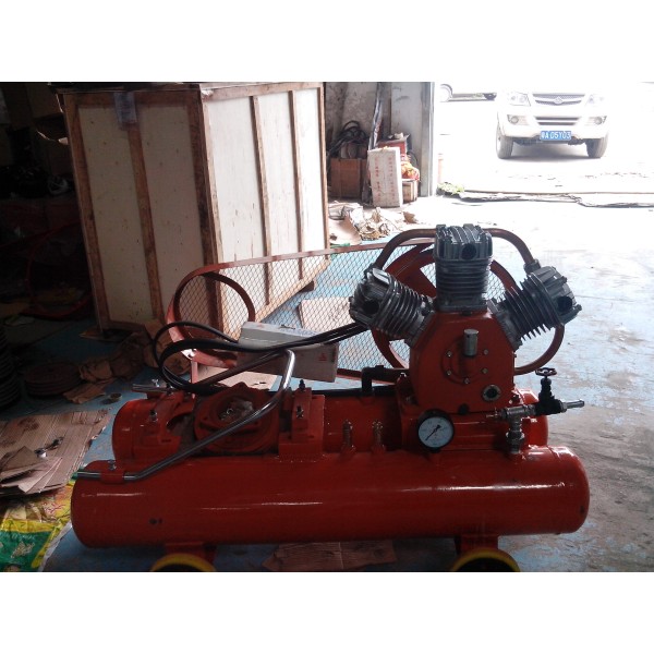 Quality Small mineral piston air compressor for pnematic tools 2.6m³ 5bar 140L for sale