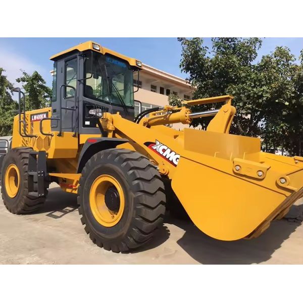 Quality 92 KW Front Loader LW400FN 4 Ton Wheel Loader Tractor Designed 23.5-25 for sale