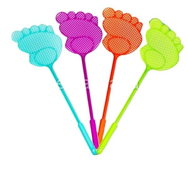 Quality Lightweight Plastic Fly Swatter for Easy Pest Control Open Size 72.2x8.1cm Capacity 5 for sale