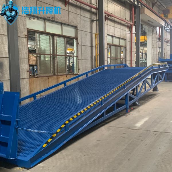 Quality 10T-10M Customized Green Loading And Unloading Goods Mobile Dock Ramp for sale