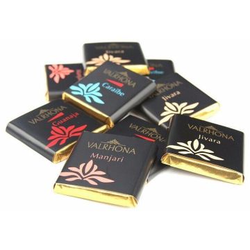 Quality PLC Servo Touch Screen Controlled Tablet Wrapping Machine for Chocolate for sale