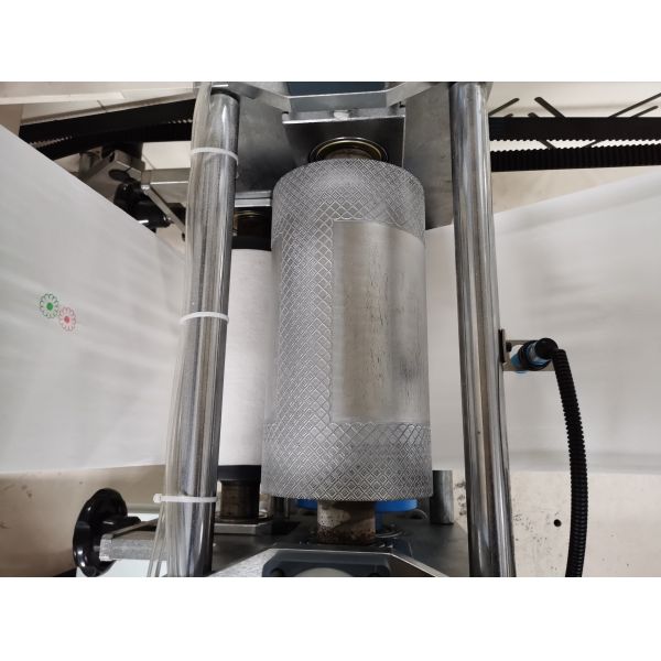Quality Fully Automatic Printing 1/8 Folding Restaurant Table Napkin Tissue Paper Making for sale