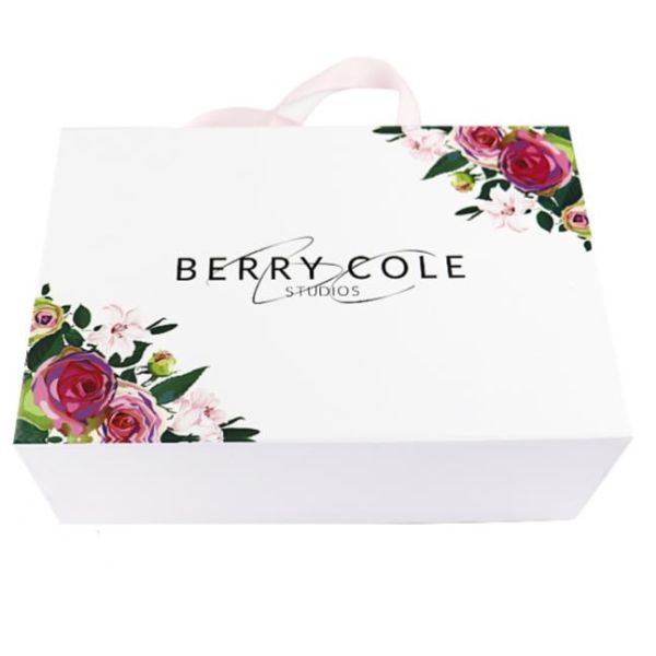 Quality 157g PMS Foldable Cardboard Gift Boxes Holographic Magnet Closure 1.5mm Thick for sale